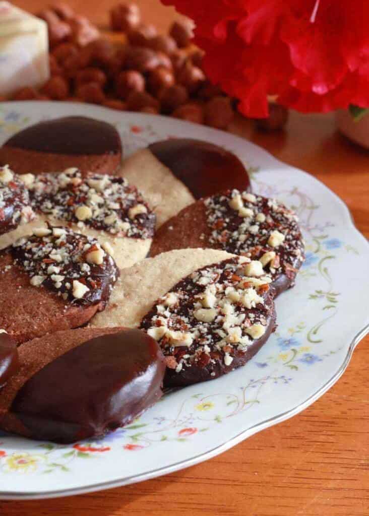 Hazelnut Shortbread Cookies - The Daring Gourmet