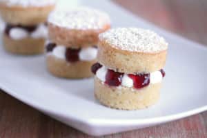 Mini Victoria Sponge Cakes - The Daring Gourmet