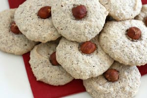 German Nussmakronen (Hazelnut Macaroons) - The Daring Gourmet